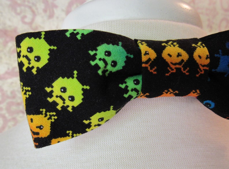 Space Invaders Bow Tie in Rainbow // Adjustable Cotton Bow Tie - Etsy