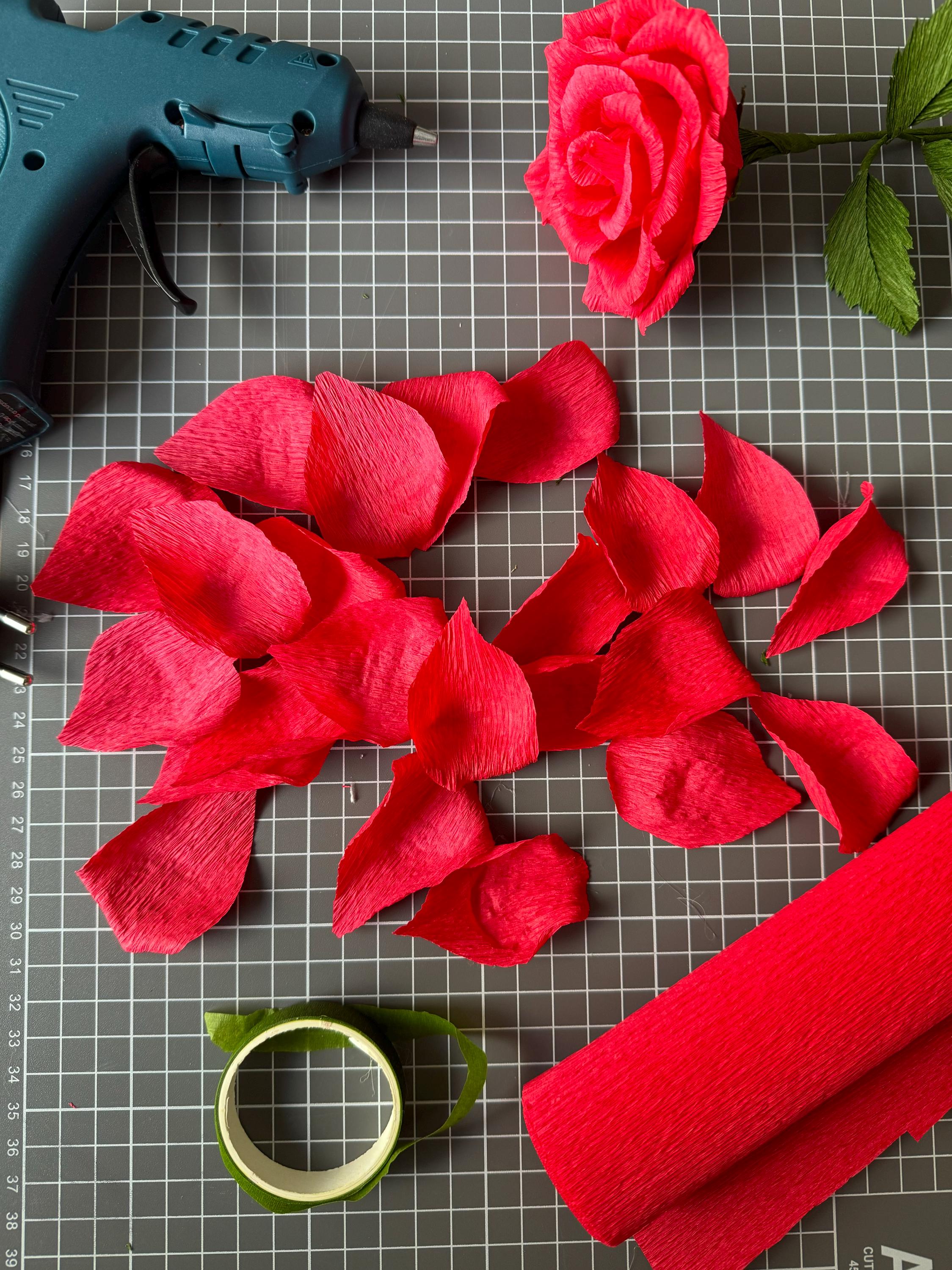 Beginner Crepe Paper Rose Tutorial – PDF Templates + Step by Step Video ...