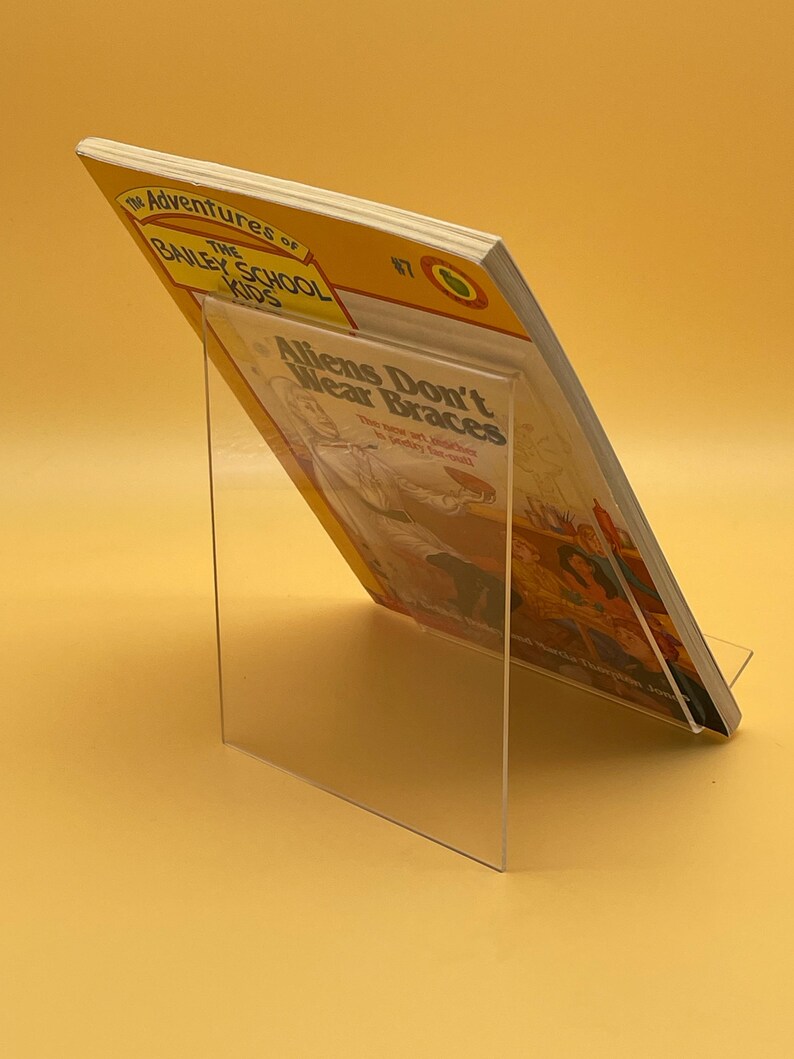 The Bailey School Kids #7: Aliens Don't Wear Bracelets by Debbie Dadey ...