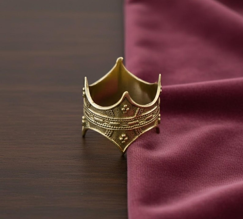 Crown Statement Ring, Medieval Gold Armor Ring, Adjustable Gold Tone ...