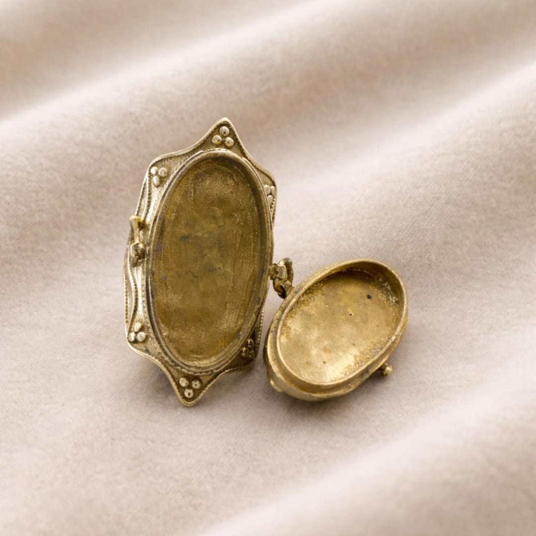 Vintage Floral Poison Box Ring, Secret Compartment Ring, Brass Pill Box ...