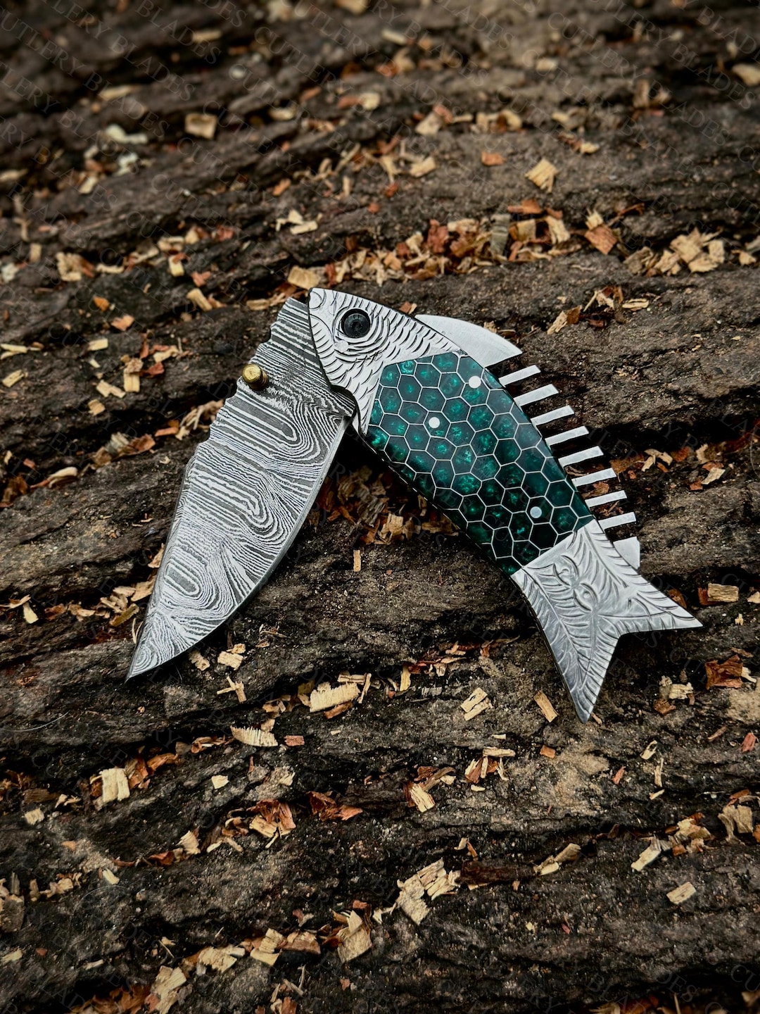 Handmade Fish Pocket Knife Damascus Folding Knife Bone Handle Special ...