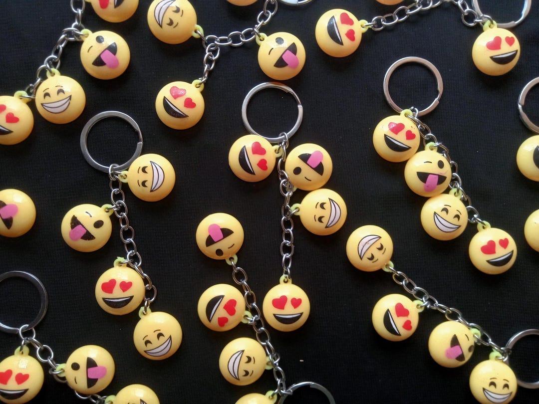 Fun Emoji Keychain | Cute Smile Face Keyring | Multiple Emoticon Charms ...