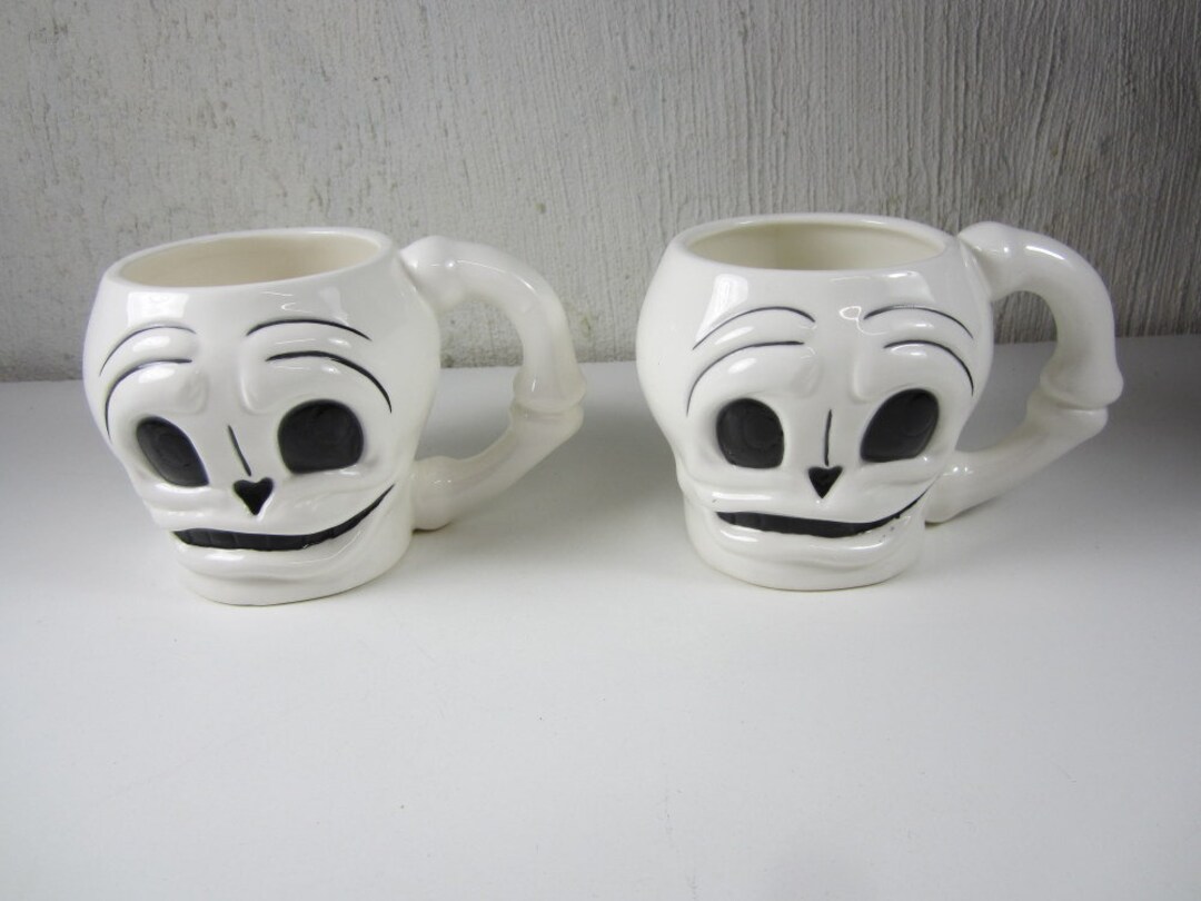 2 Skeleton Skull Mugs by Applause Halloween Decor Pencil Holder White ...