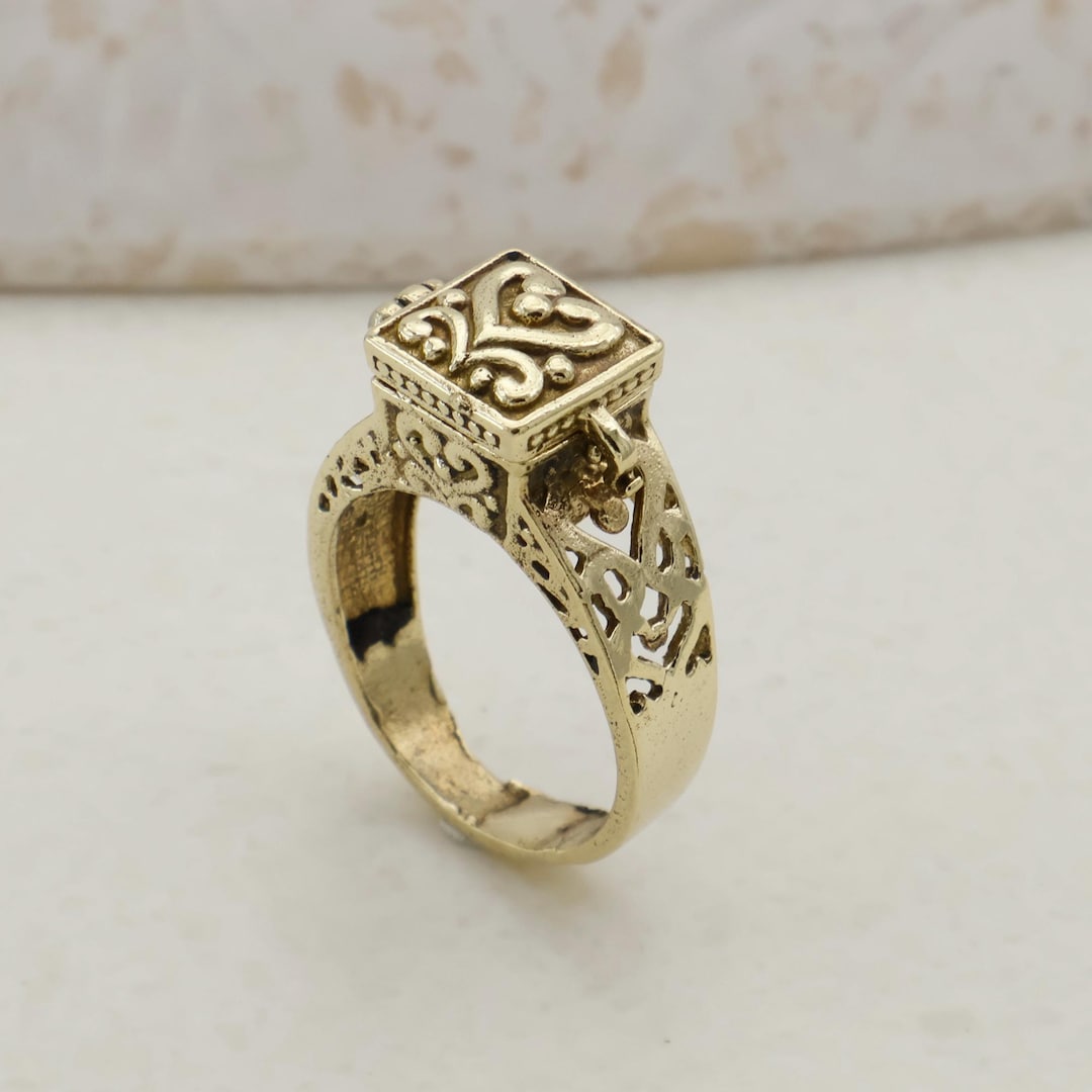 Brass Poison Box Ring, Secret Locket Compartment Ring, Vintage Boho ...
