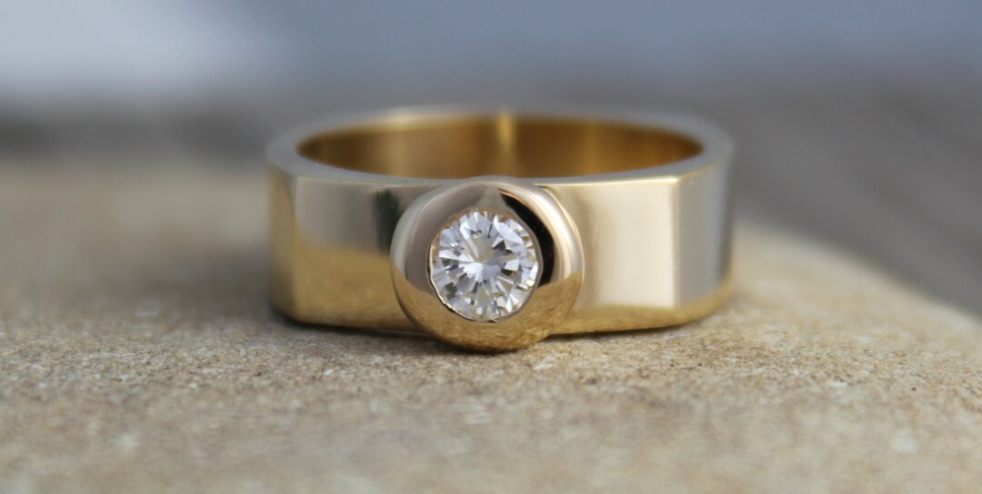 18k Yellow Gold Diamond Ring Square Wedding Band Engagement Ring Button ...