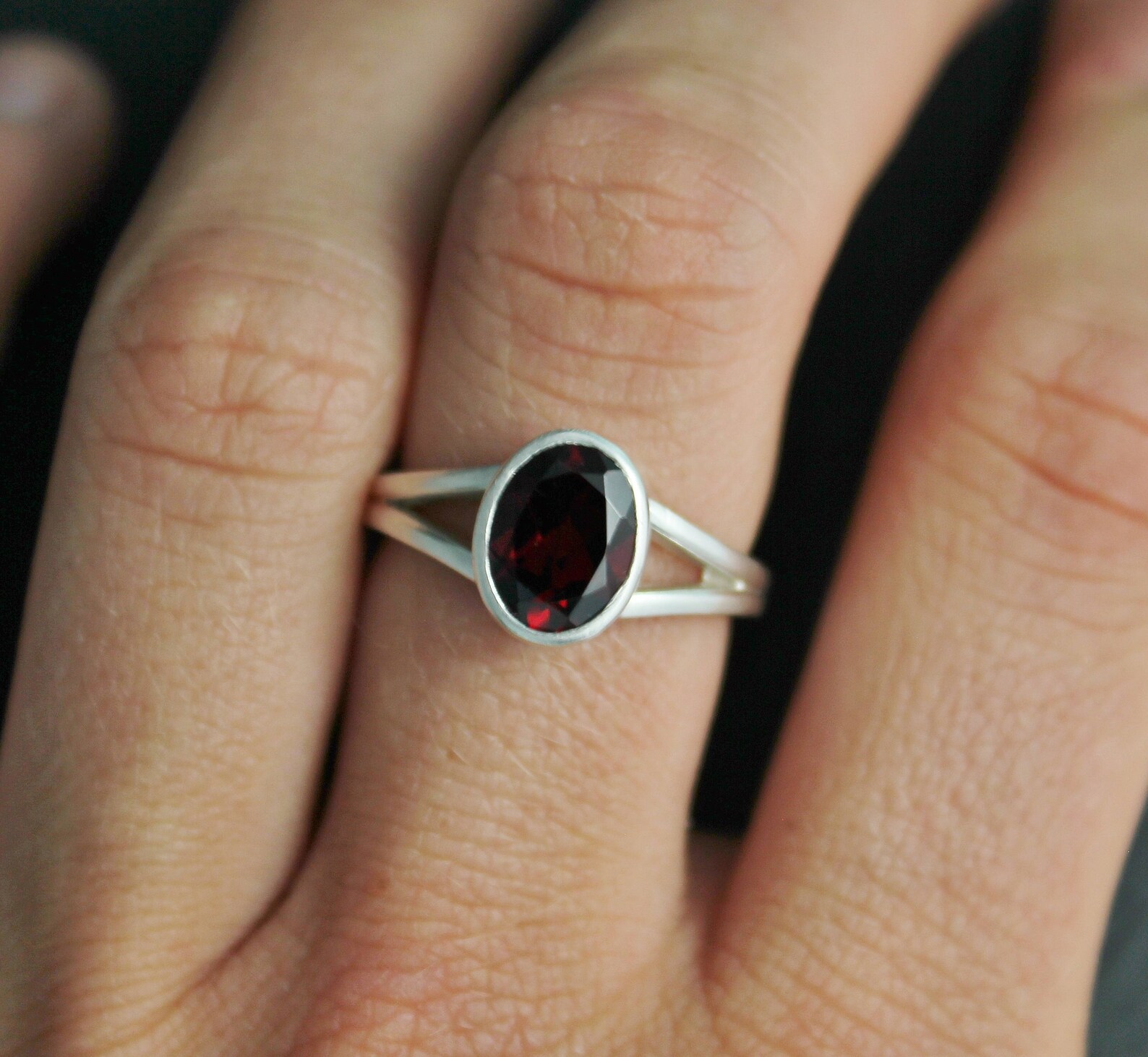 Sterling Silver Oval Garnet Ring Split Band 9mm by 7mm - Etsy