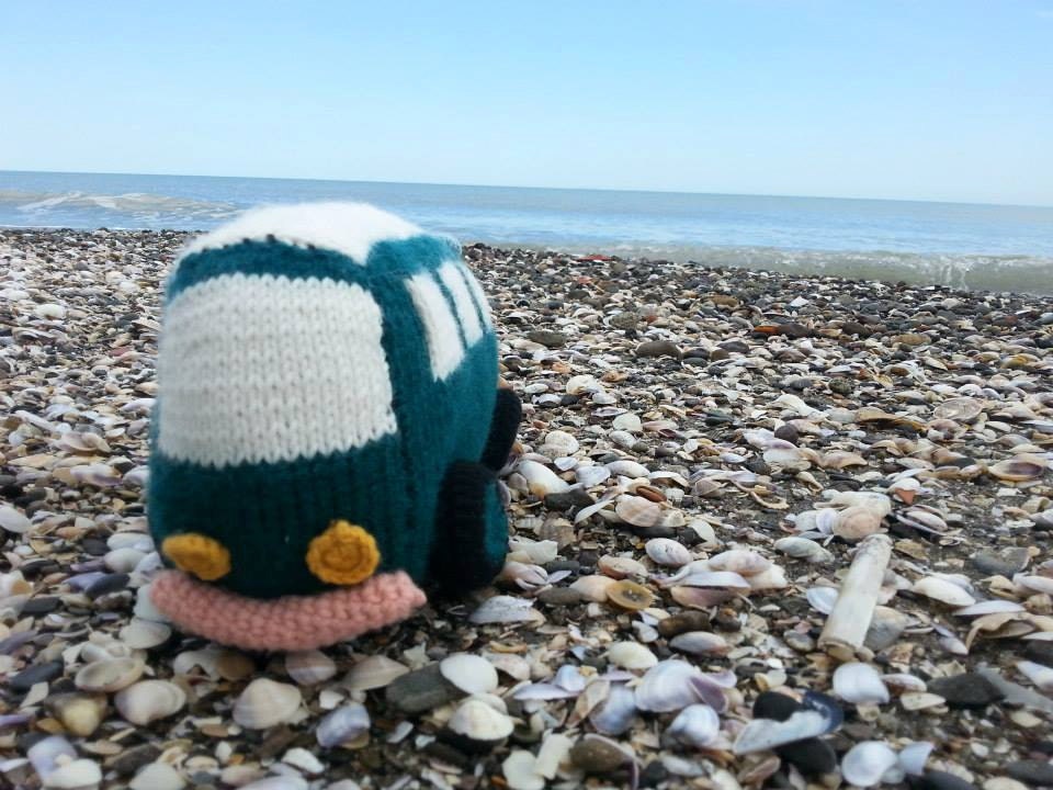 Knitting Bus Toys Knitted Retro Soft Toy Mini Double Decker Bus Vehicle ...