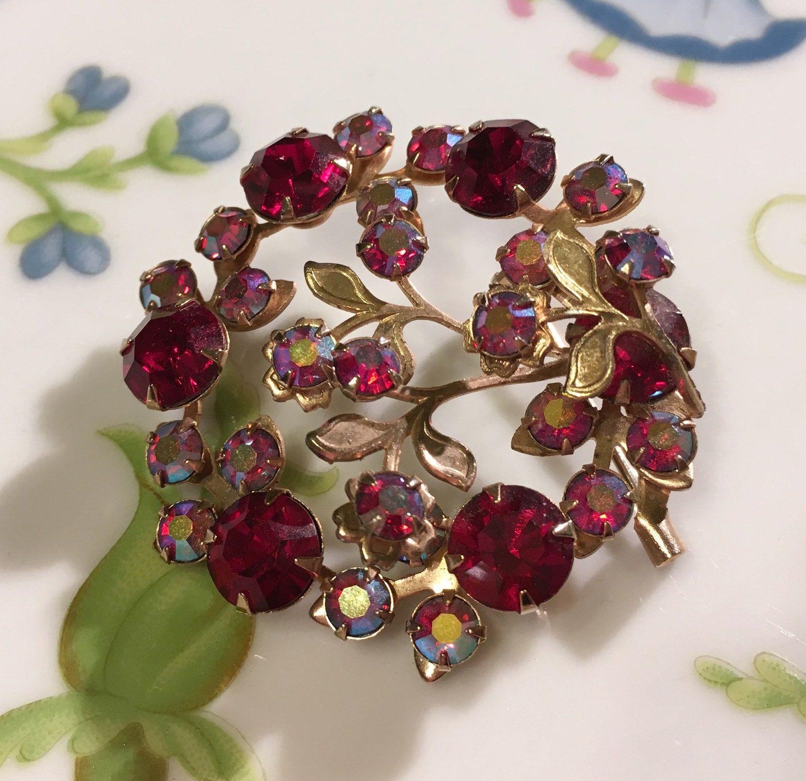 Vintage Ruby Red and Ruby Aurora Borealis Rhinestone Wreath Brooch - Etsy