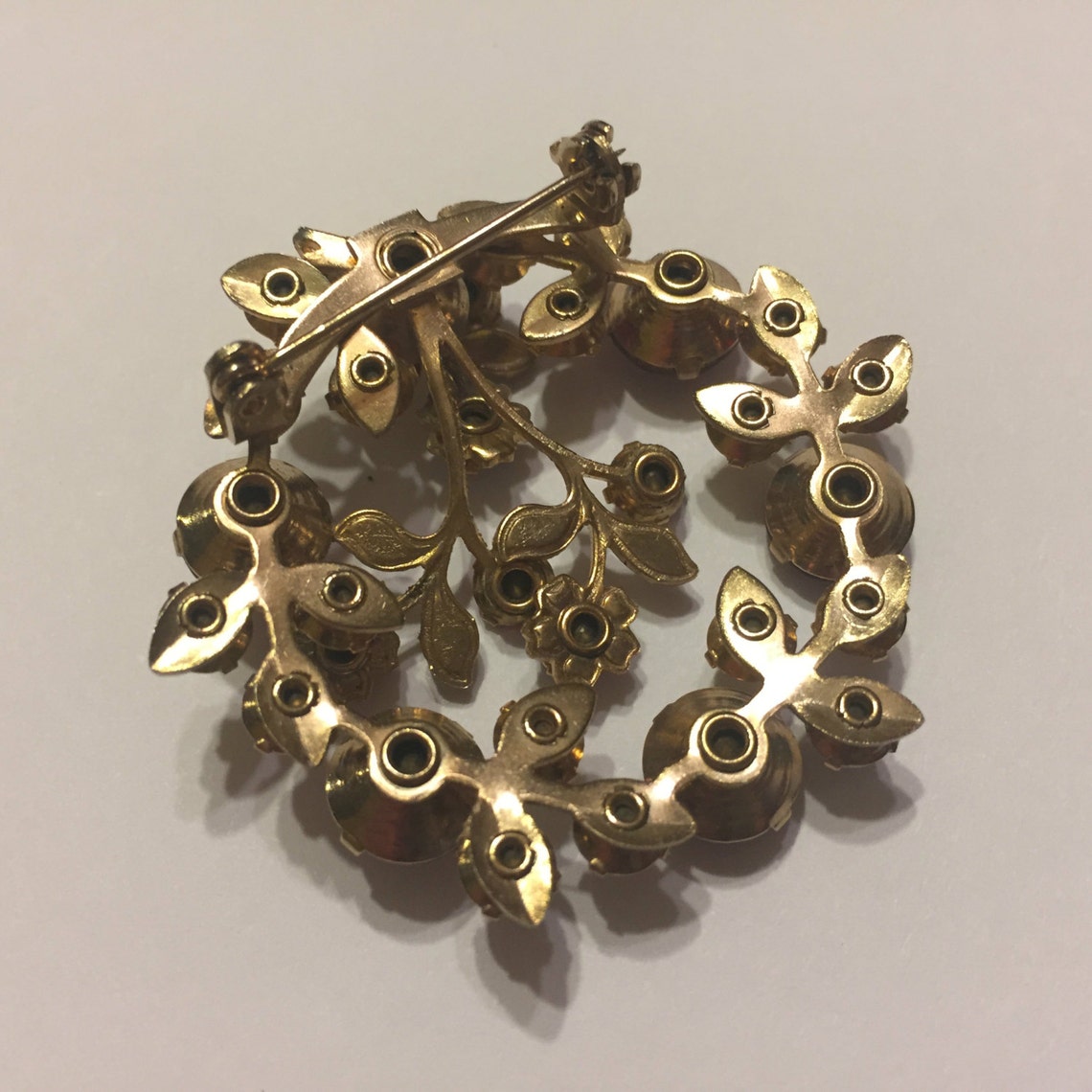 Vintage Ruby Red and Ruby Aurora Borealis Rhinestone Wreath Brooch - Etsy