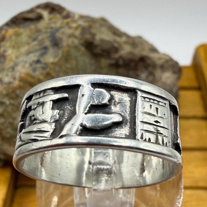 Storyteller Ring - Etsy