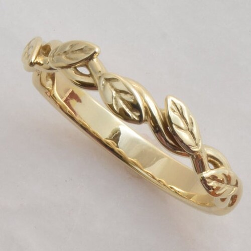 Intertwined Ivy Ring Solid 14 Karat or 10 Karat Yellow - Etsy