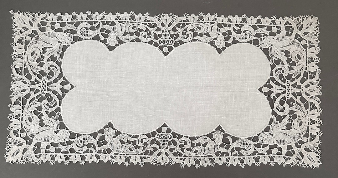 Vintage Figural Chemical Lace Doily With Angels, 6 X 12 Rectangle Lace ...