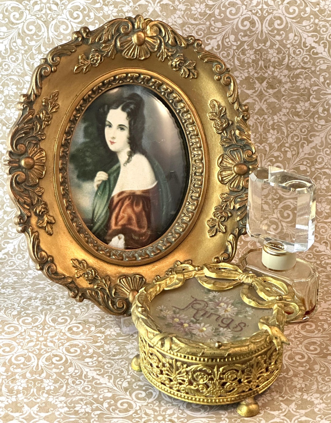 Vintage Cameo Creation Oval Cameo Wall Frame, Small Oval Frame, Cameo ...