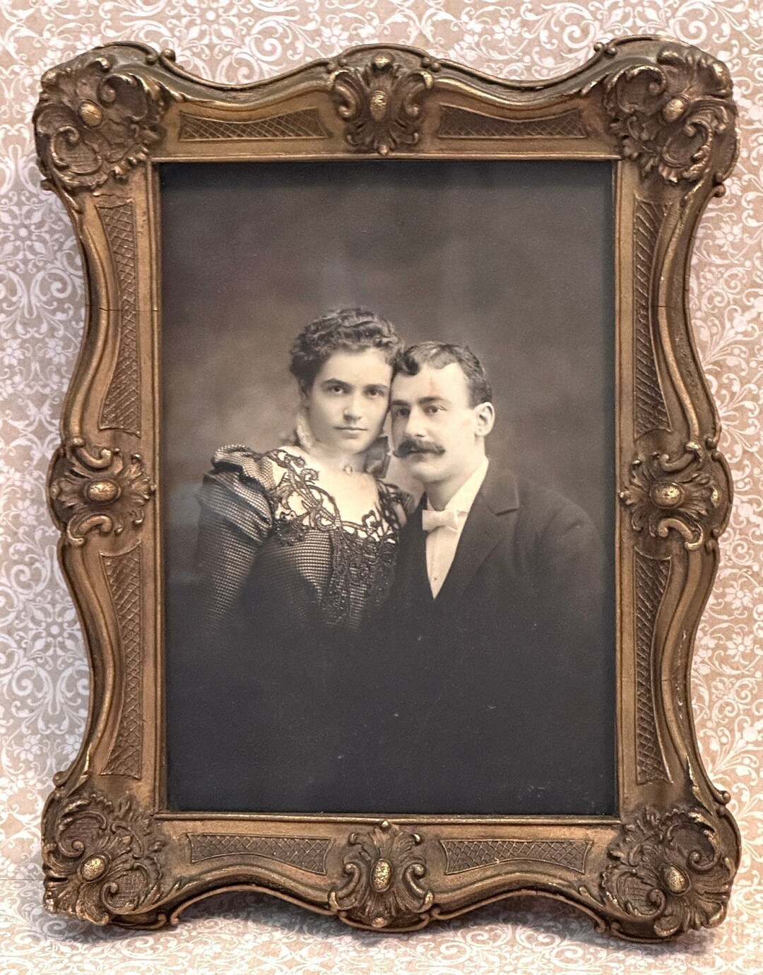 Antique Frame With Photo of Man and Woman, 1900s Photograph of Couple ...