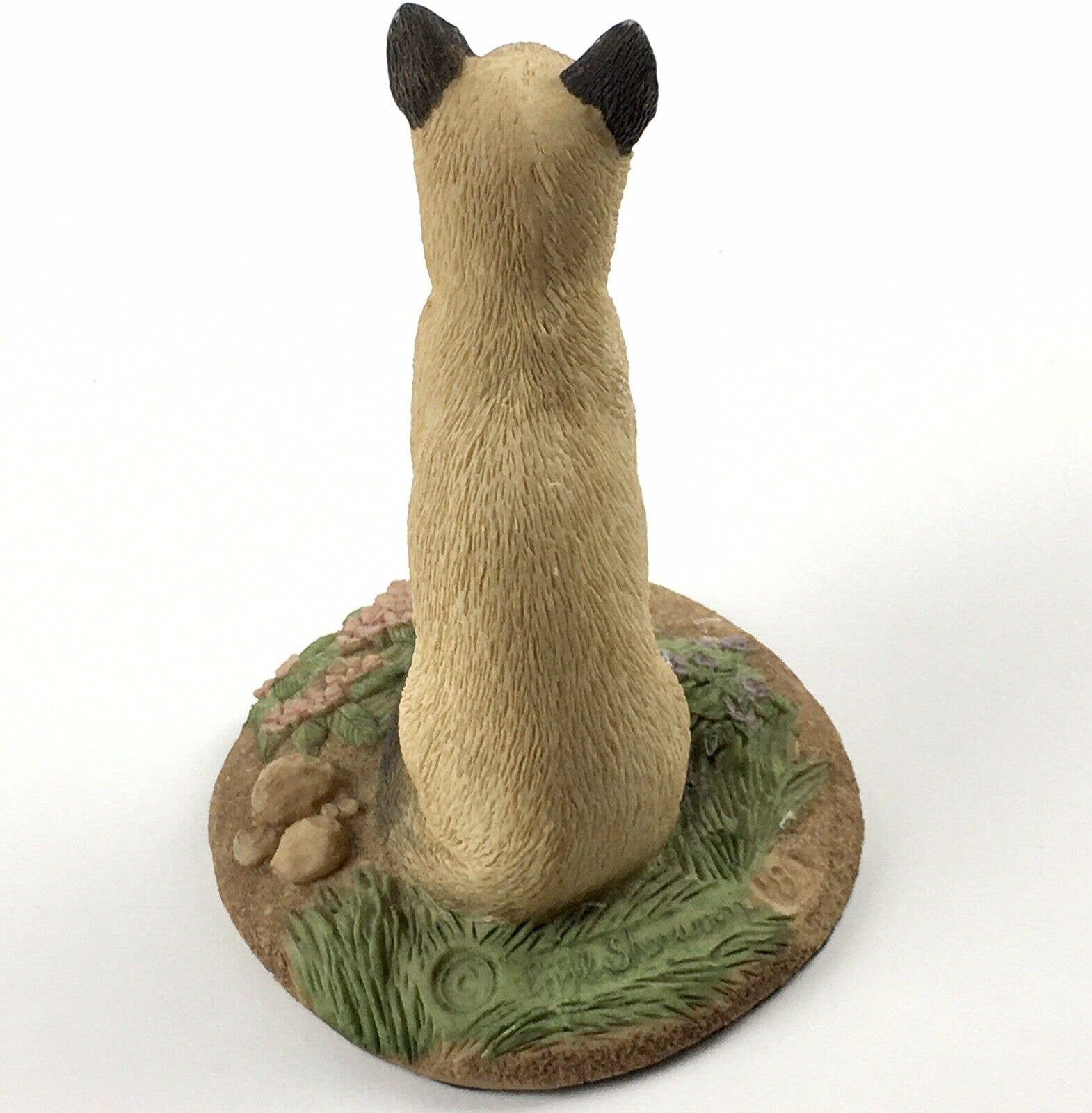 Charmstone Siamese Cat Figurine Signed Earl Sherwan 1985 - Etsy