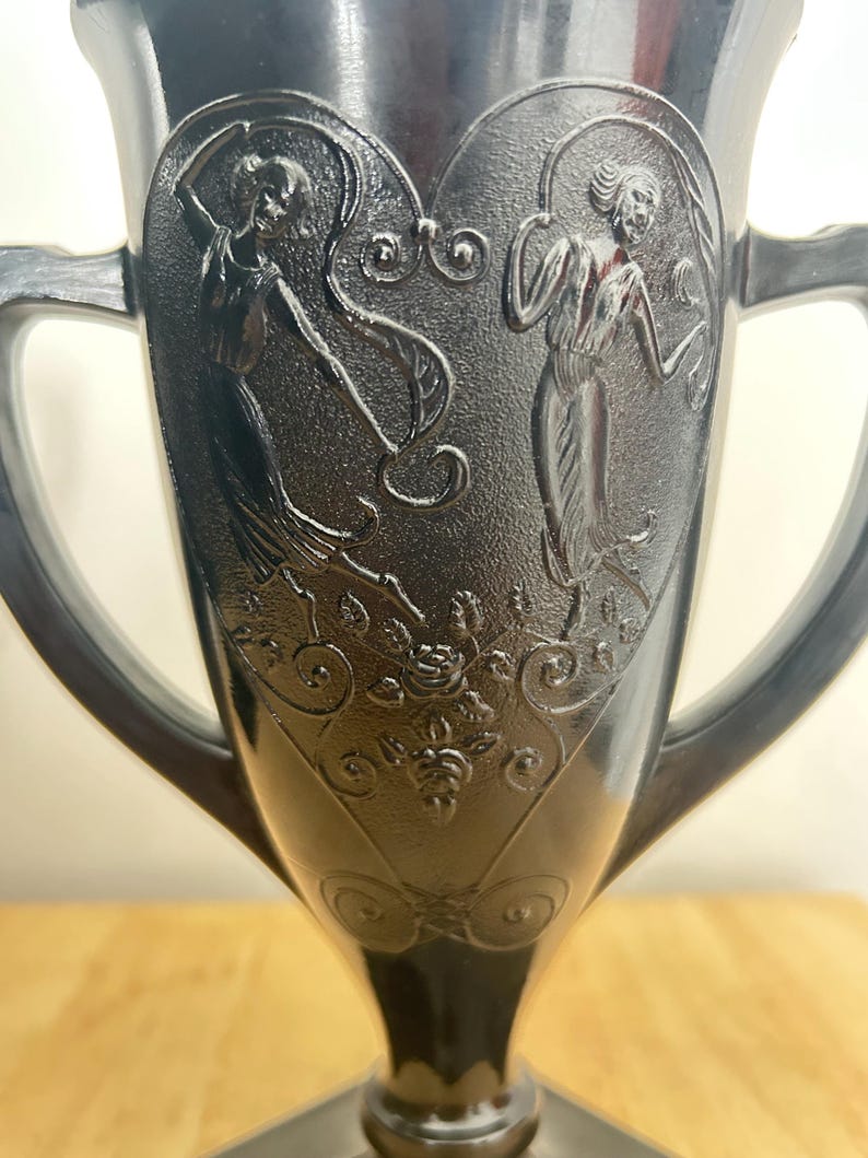 Vase En Verre Noir Améthyste LE Smith Des Années 1930, Vase Trophée ...