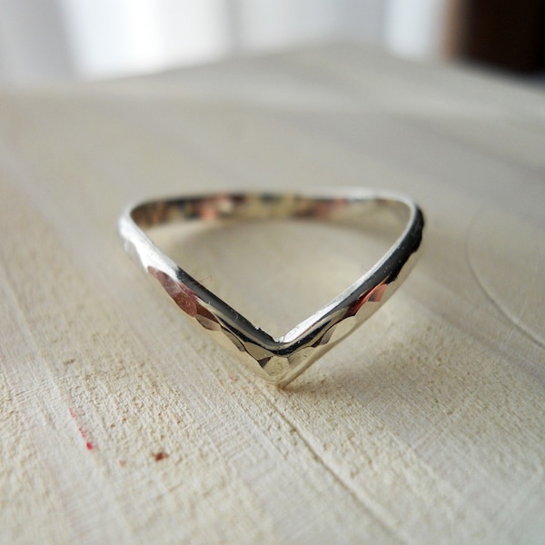 Deep V Ring - Etsy
