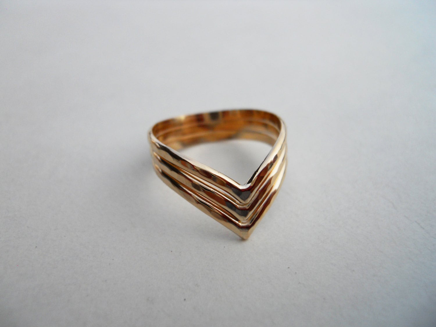 14k Gold Filled Triple Chevron V Ring Hammered - Etsy