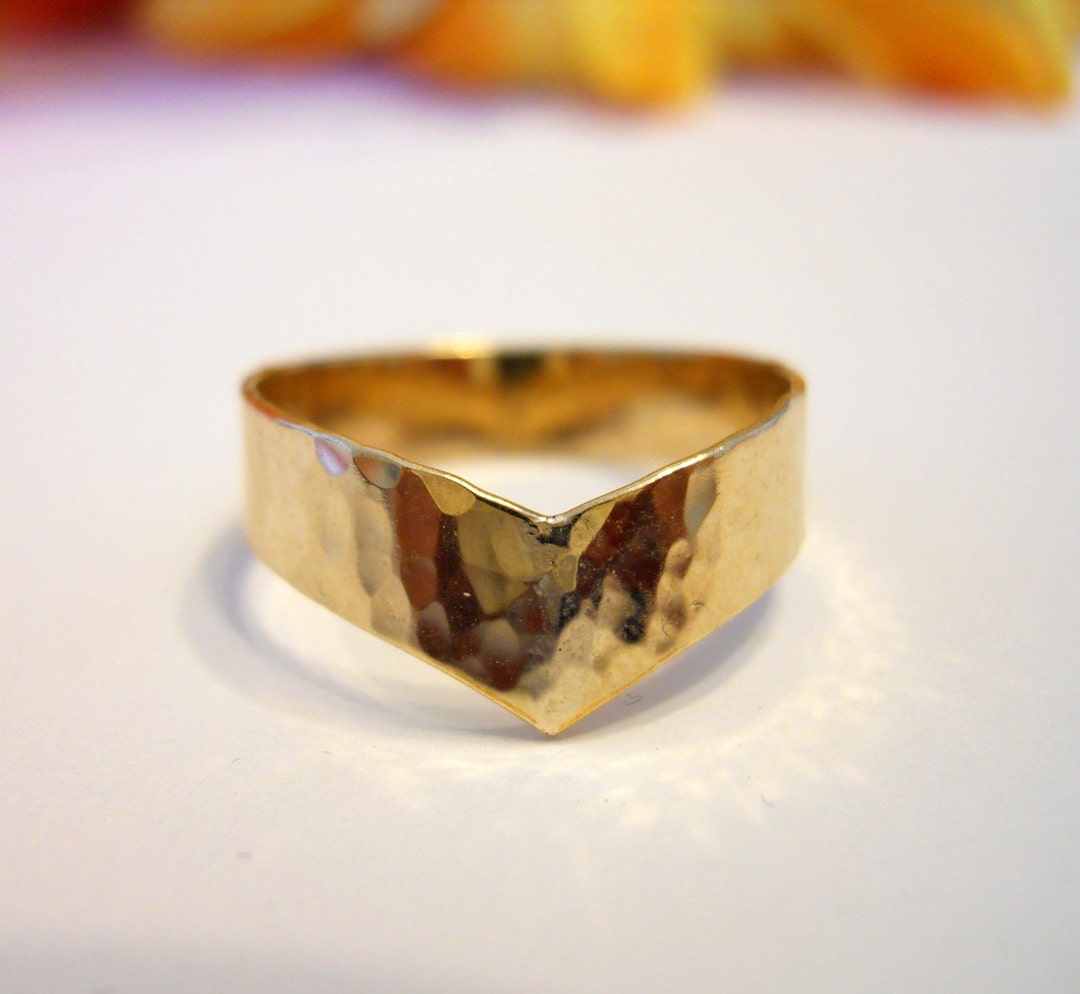 Wide Hammered Chevron V Ring - 14K Gold Filled - Etsy