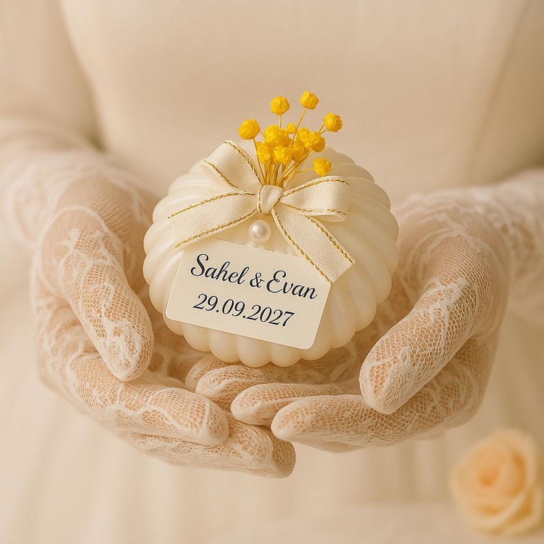 White Rose Pearl Shell Candle Favor: Dried Flowers, Personalized Tag - Etsy
