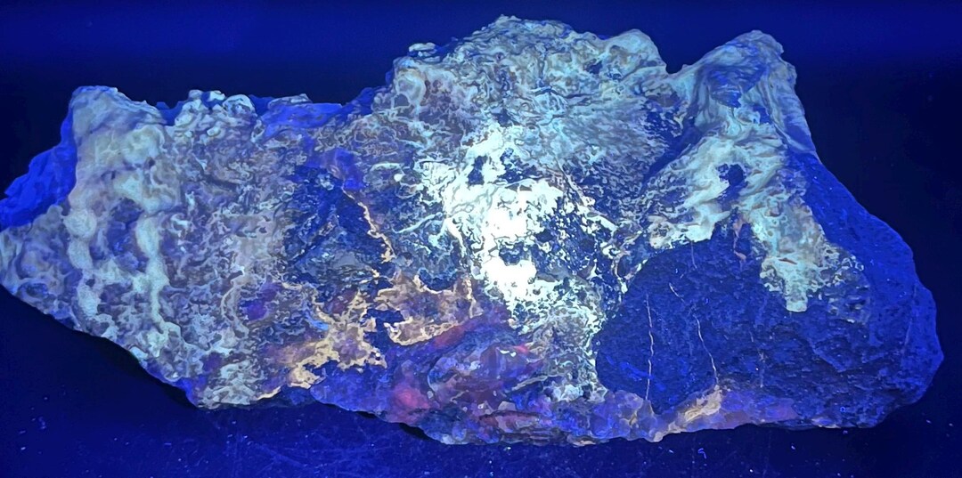 UV Reactive Calcite Specimen - Bright White Yellow Red Glow Under UV ...
