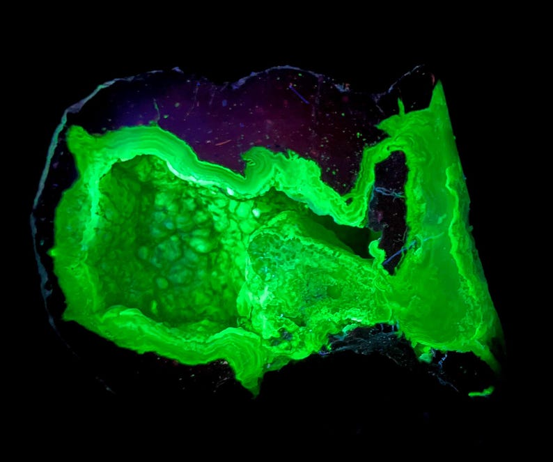Short Wave UV! Fluorescent Thunder Egg Geodes - Vibrant Neon Green ...