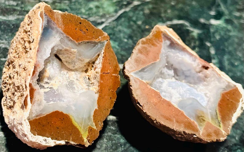 Short Wave UV! Fluorescent Thunder Egg Geodes - Vibrant Neon Green ...