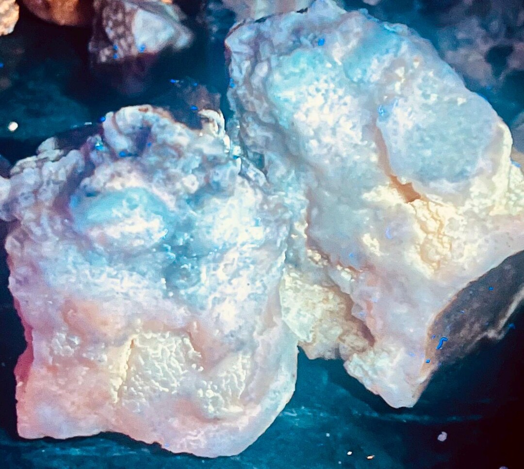 UV Reactive Calcite Crystal – Vibrant Pink, Yellow, White ...