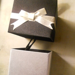 Box Purse Great for Purse Collectors Elegant Purse as Gift Box With ...