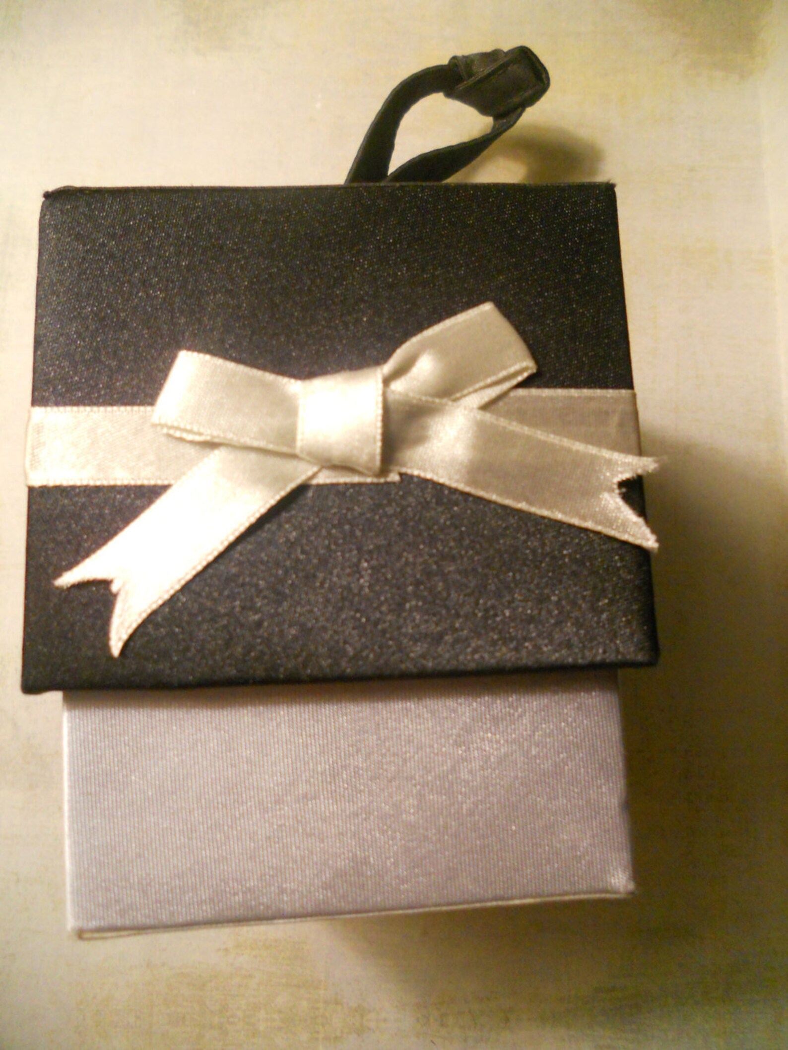 Box Purse Great for Purse Collectors Elegant Purse as Gift Box With ...