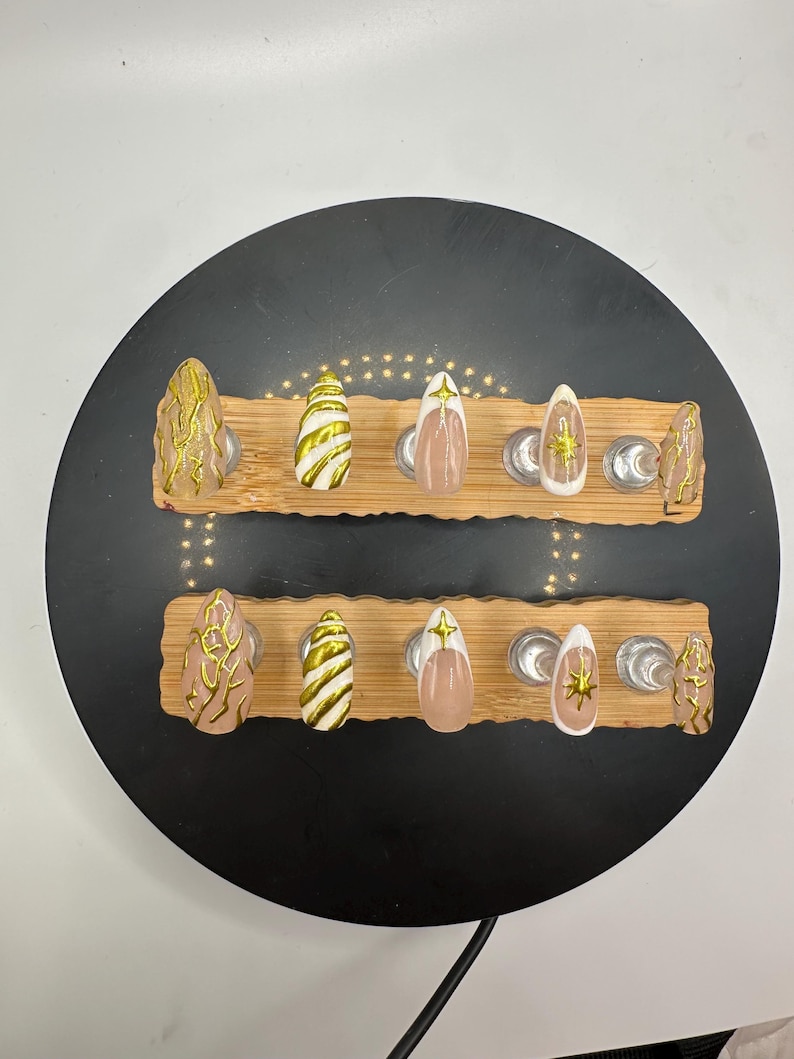 Golden K-pop Demon Hunters Press-on Nails | Hand Painted Reusable ...