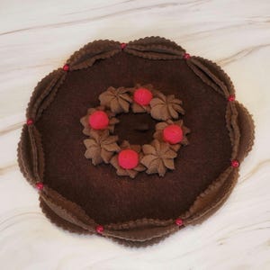 Made to Order: Cake Beret - Etsy