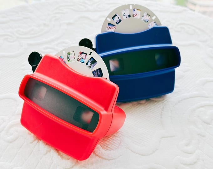 Vintage Red Viewmaster Toy With Large Selection of 34 Reels. 6 Million ...