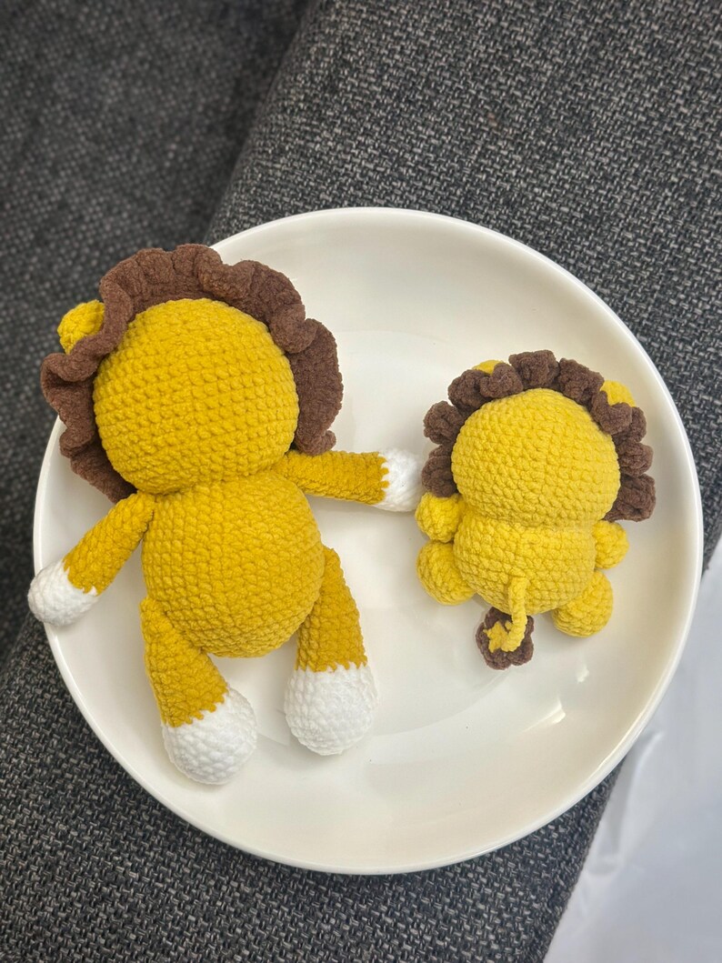 Exquisite Crochet Lion Keychain Baby Shower Handmade Amigurumi Lion ...