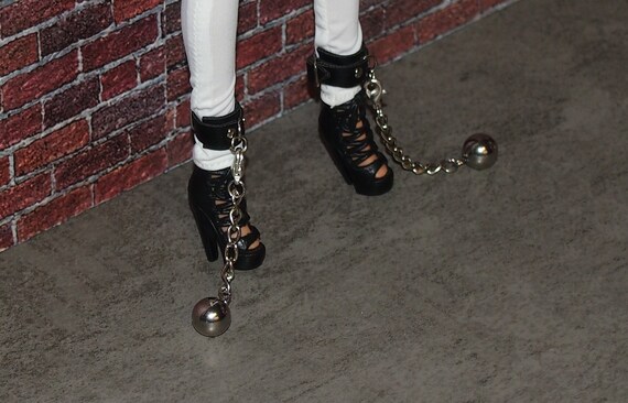 1/6th Scale Doll Bondage Hobble chain Doll BDSM Gear - Etsy.de