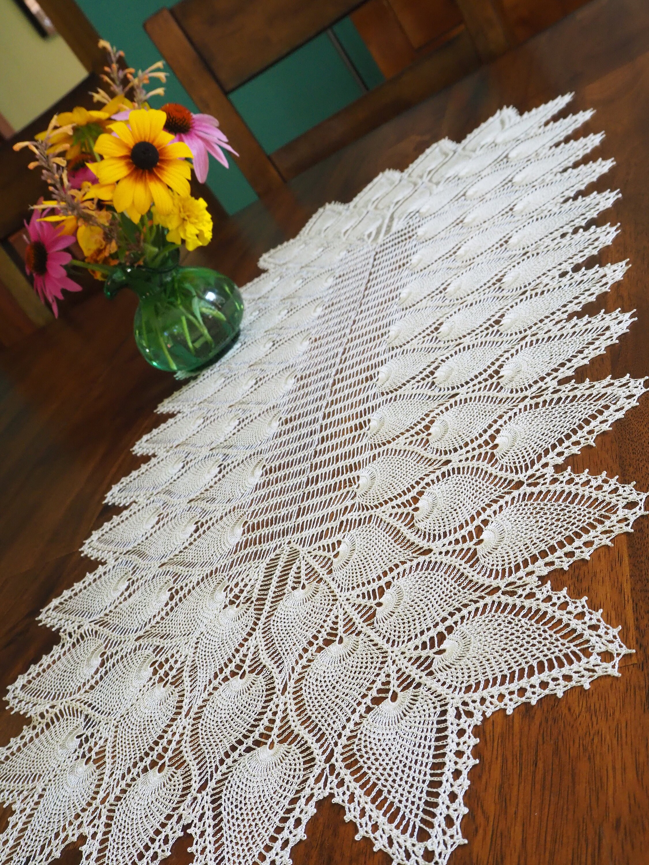 Pineapple Doily Table Runner, Vintage Doily Table Centerpiece, Lace ...