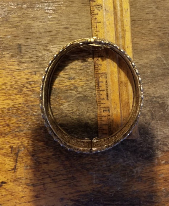 Vintage closed cuff with clasp bronze fancy detailed … - Gem