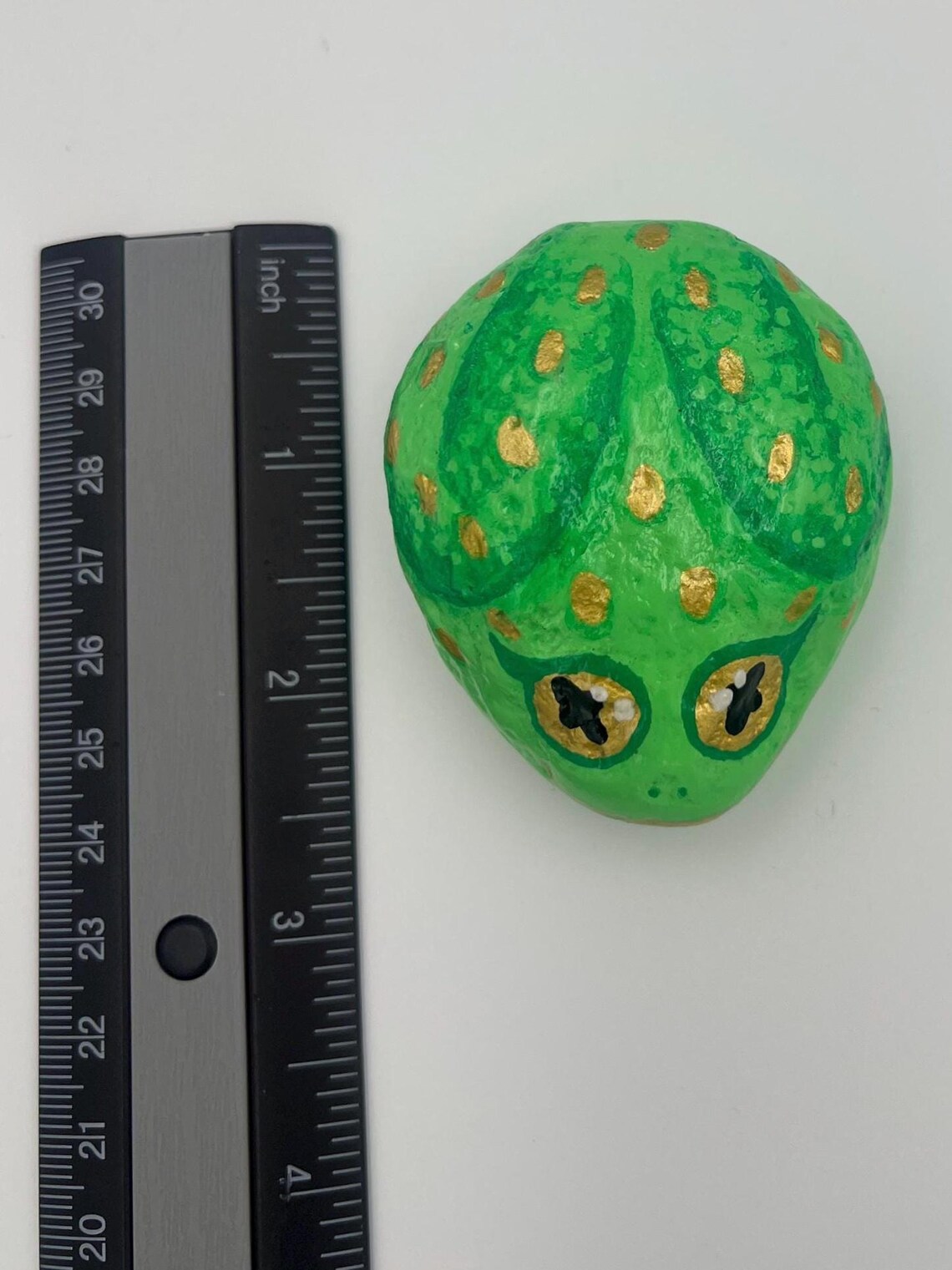 Hand-painted Green & Gold Frog Rock – Unique Nature-inspired Art Piece ...