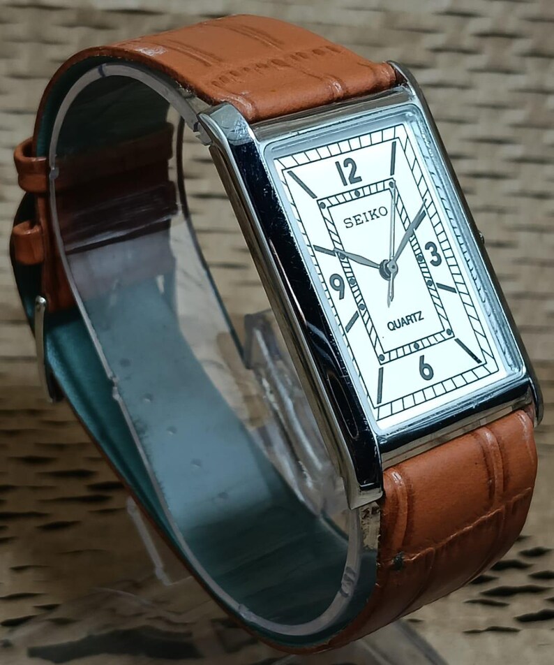 Vintage Seiko Tank Watch: Slim White Dial, Japan Made Quartz - Etsy