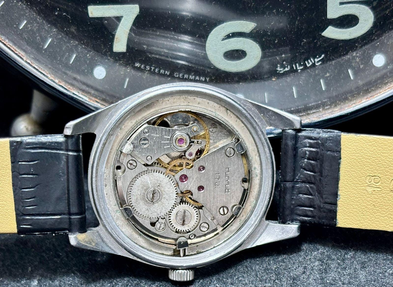 HMT Jawan Hand Winding Para Shock 17 Jewels Vintage Leather Strap Men's ...