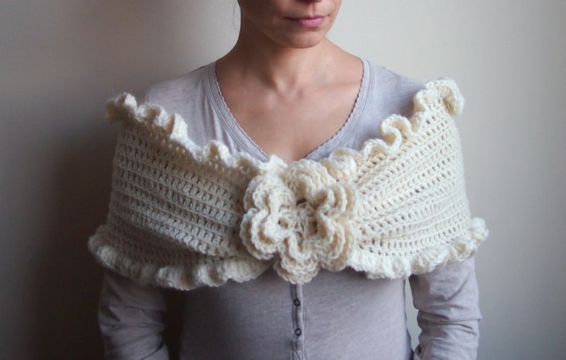 CROCHET PATTERN Infinity Woman Loop Scarf Oversized Flower - Etsy