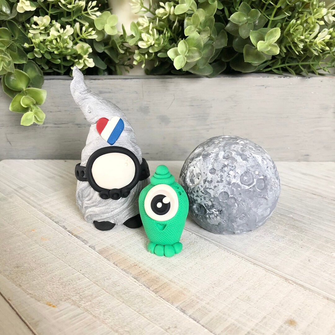 Astronaut Gnome/ Space Gnome/ Alien Gnome/ Gnome Decor/ Tiered - Etsy