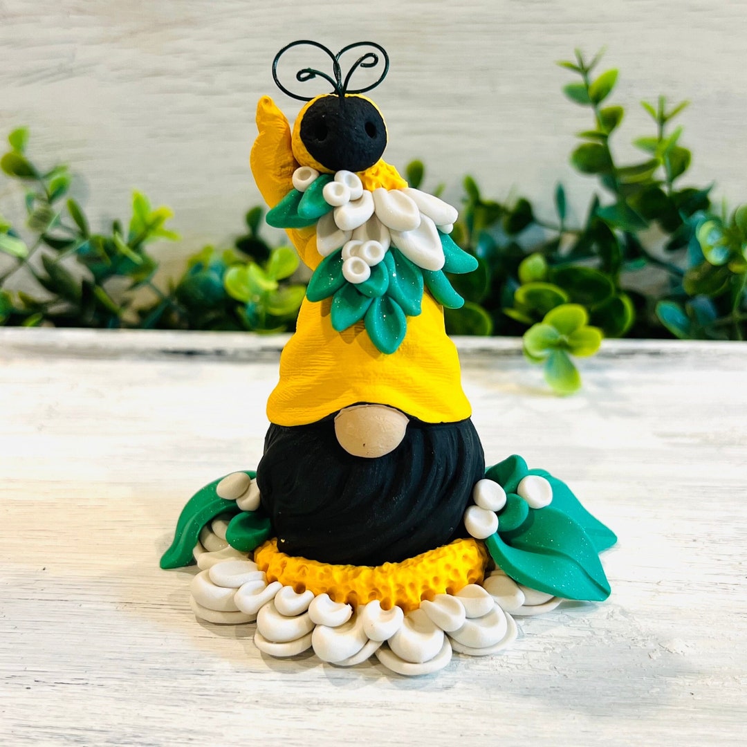 Bee Lover Gnome/ Tiered Tray Gnome/bee Gnome/bee Decor/summer Decor/bug ...