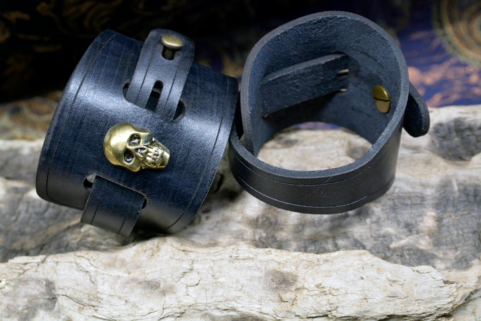 Blaakwydds Pirate Cuff - Etsy
