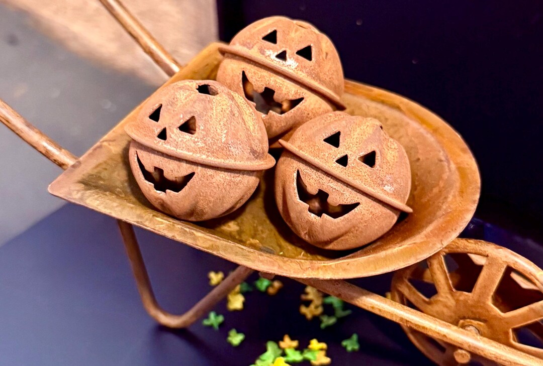 Miniature Vintage Style Rusted Jack O Lantern Pumpkins Set of 3 -1:12 ...