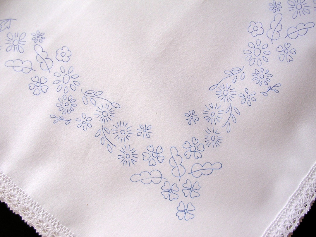 Tablecloth Printed to Embroider With a Floral Embroidery Pattern - Etsy UK