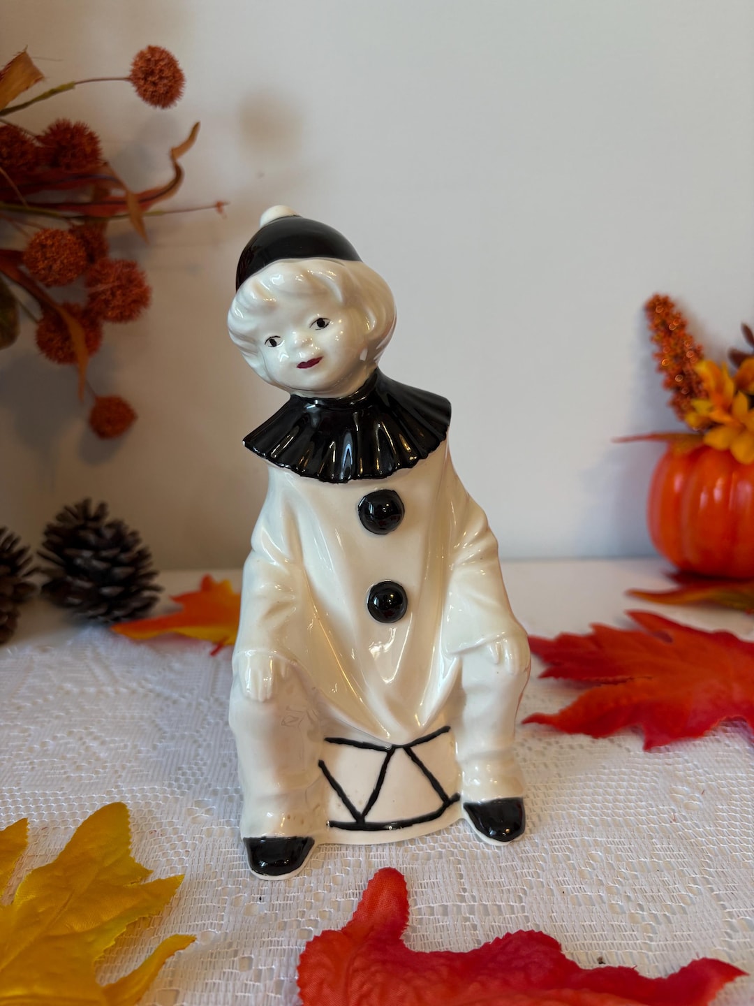 Vintage Sitting Pierrot Figurine in Harlequin-style Porcelain. 80s ...
