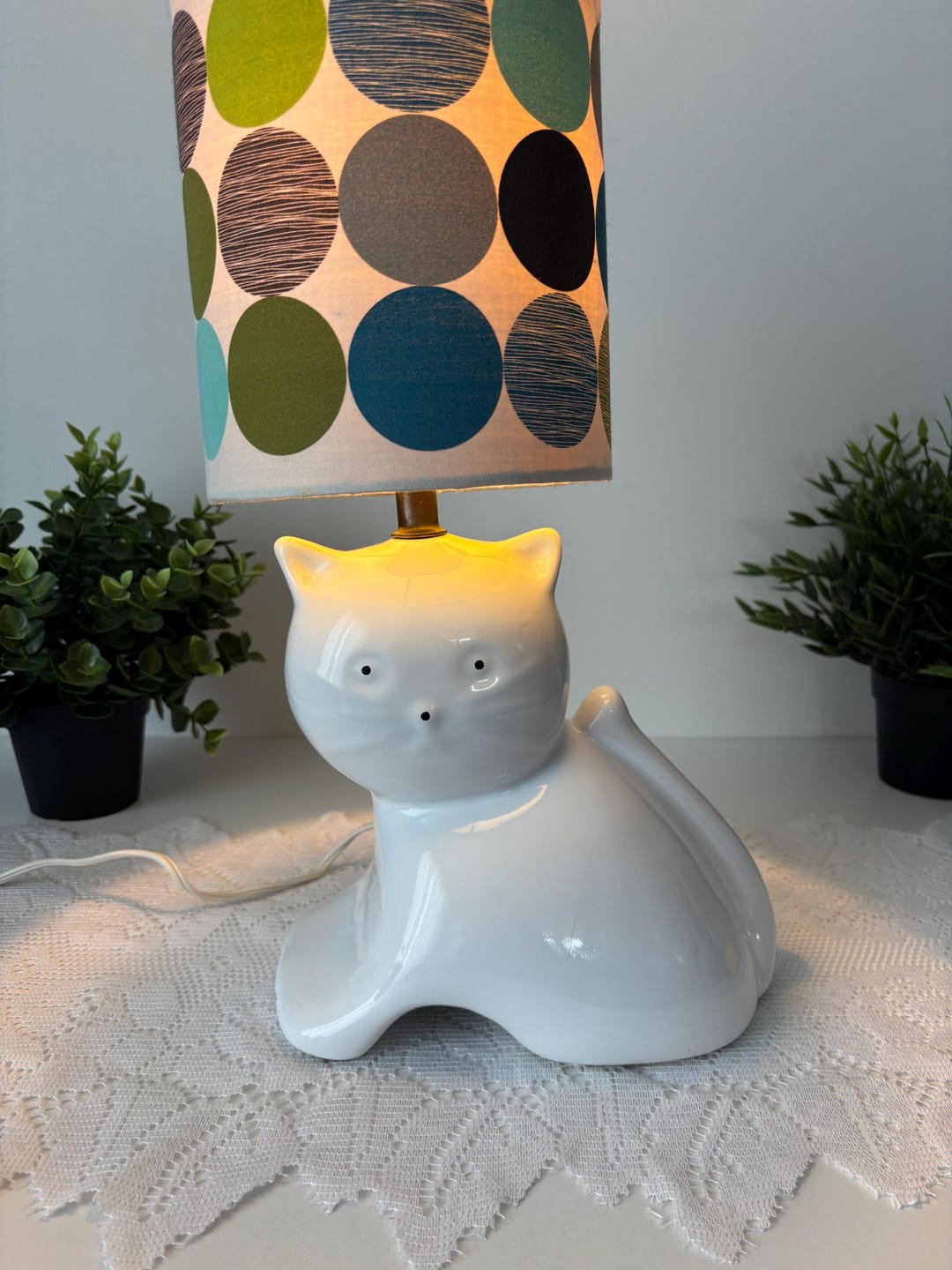 Vintage White Cat Ceramic Table Lamp With Patterned Shade, Retro ...