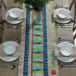 Book - Table-runner Roundup Compiled by Amelia Johnson - 13 Quilted ...
